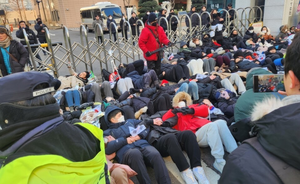 [프존시론] 한국 20대 남성의 보수화, 우리 사회가 직면한 새로운 숙제